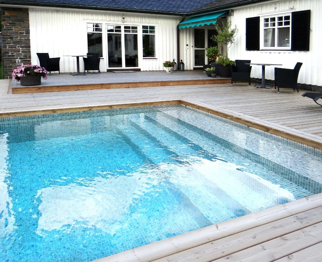 Gaveltrappa till pool - Pool Store